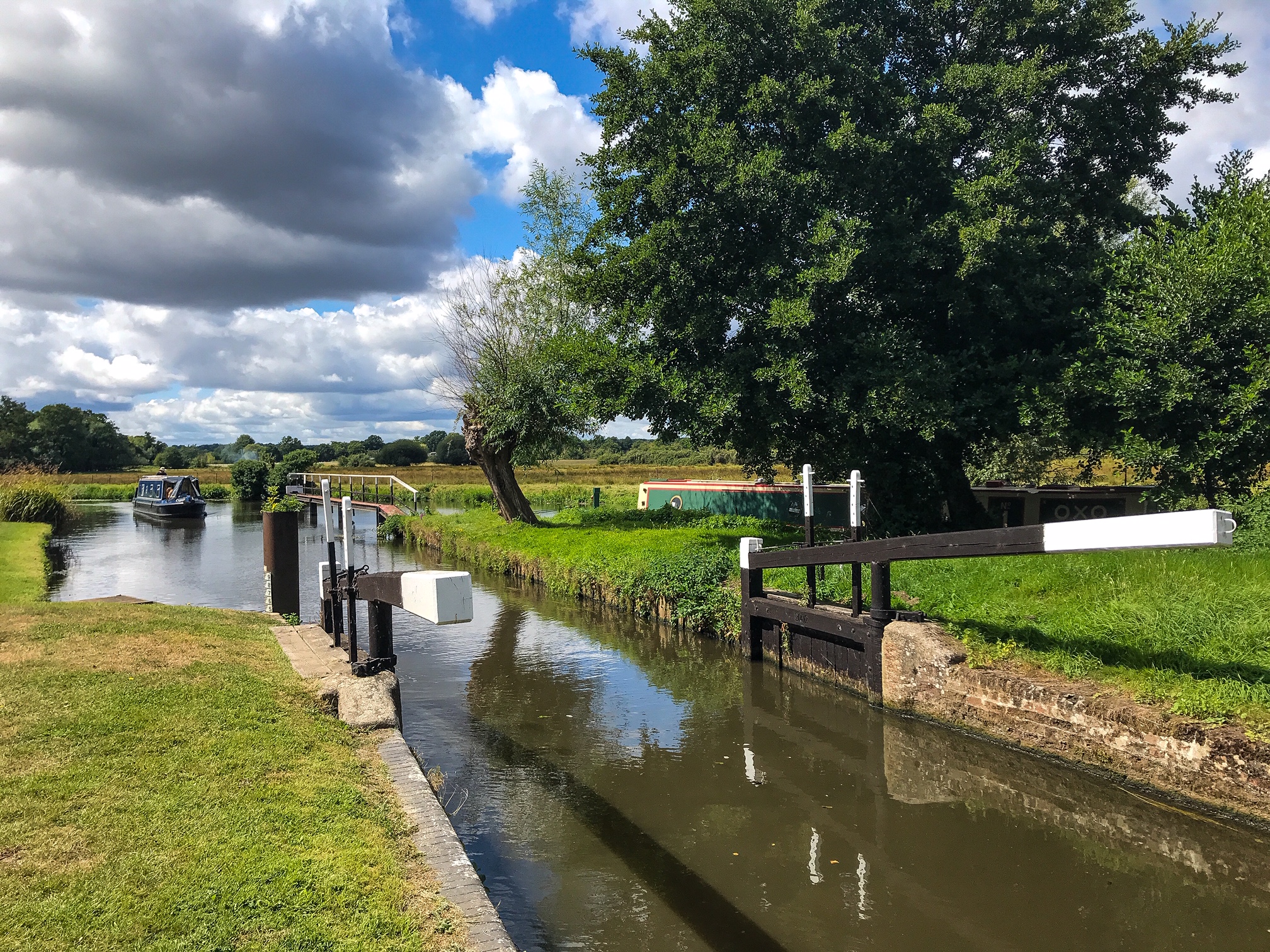 How to Walk the River Wey in Surrey, UK - Walk Wild